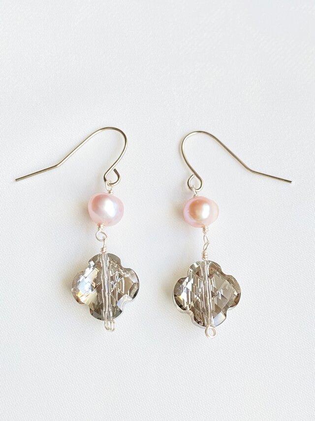 « rococo » 淡水パールとフラワーガラスのピアス ac/765 | iichi ハンドメイド・アンティーク・食品・ギフト・手作り