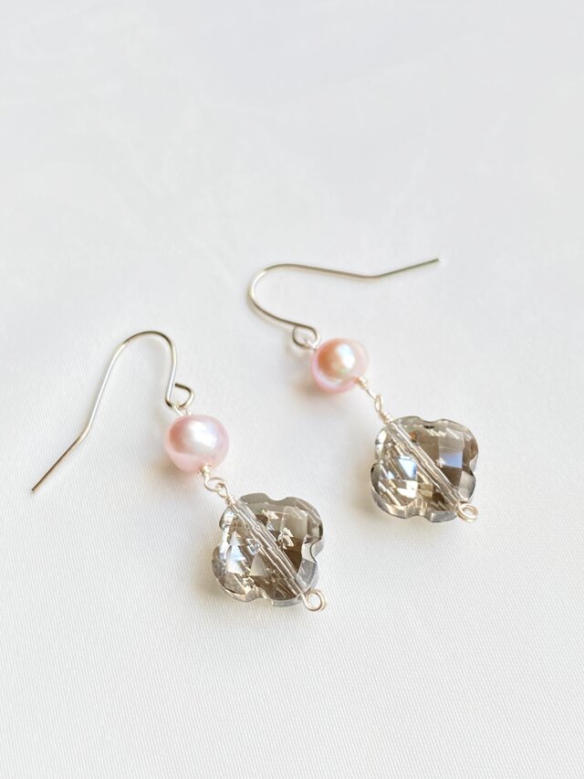 « rococo » 淡水パールとフラワーガラスのピアス ac/765 | iichi ハンドメイド・アンティーク・食品・ギフト・手作り