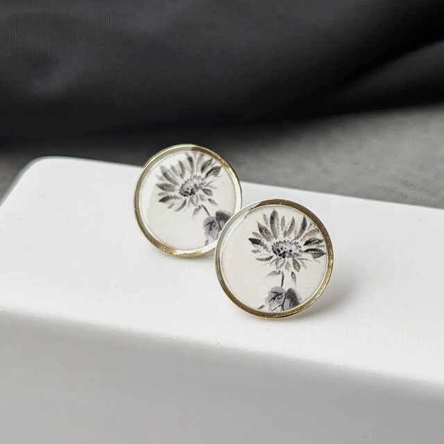 陽光 himawari 水墨画ピアス | iichi ハンドメイド・アンティーク・食品・ギフト・手作り