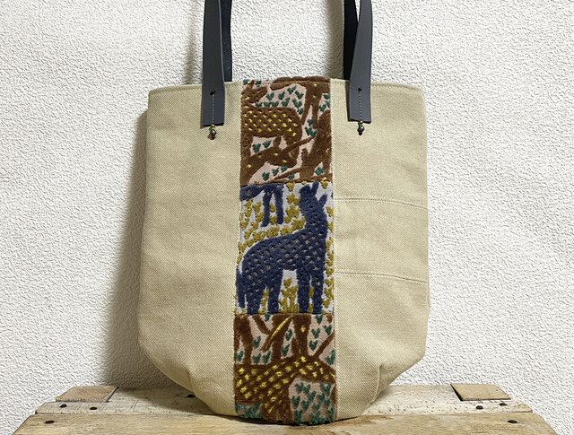 アニマルモチーフが可愛い丸底かばん／ミナペルホネンの動物柄 | iichi 日々の暮らしを心地よくするハンドメイドやアンティークのマーケットプレイス