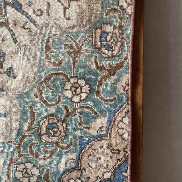 トルコヴィンテージラグ くすみ桜色×コバルトブルー かすれ 49×116 | iichi ハンドメイド・アンティーク・食品・ギフト・手作り