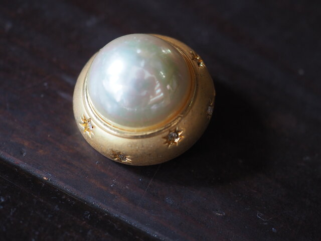 裏穴 28mm パールメタルボタン1個 | iichi 日々の暮らしを心地よくするハンドメイドやアンティークのマーケットプレイス