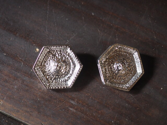 裏穴 25mm メタルボタン1個 | iichi ハンドメイド・アンティーク・食品・ギフト・手作り
