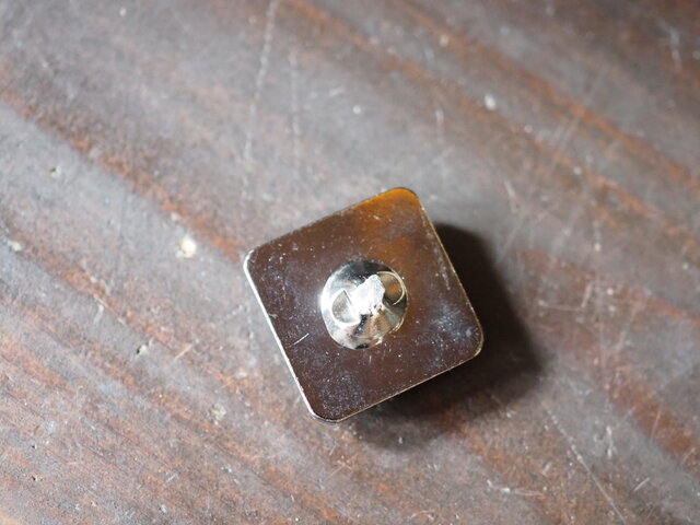 裏穴 21mm メタルボタン1個 | iichi ハンドメイド・アンティーク・食品・ギフト・手作り
