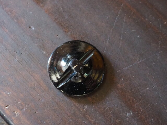 裏穴 25mm ボタン1個 | iichi ハンドメイド・アンティーク・食品・ギフト・手作り