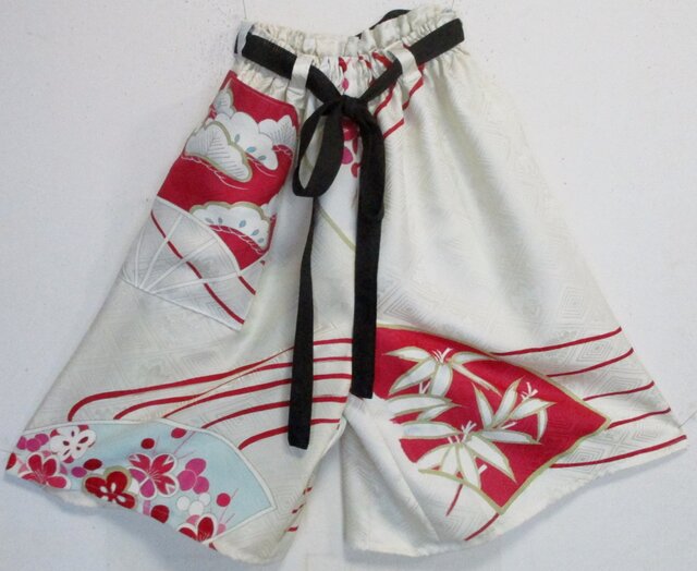 7278 花柄の着物で作ったキュロットスカート ＃送料無料 | iichi ハンドメイド・アンティーク・食品・ギフト・手作り