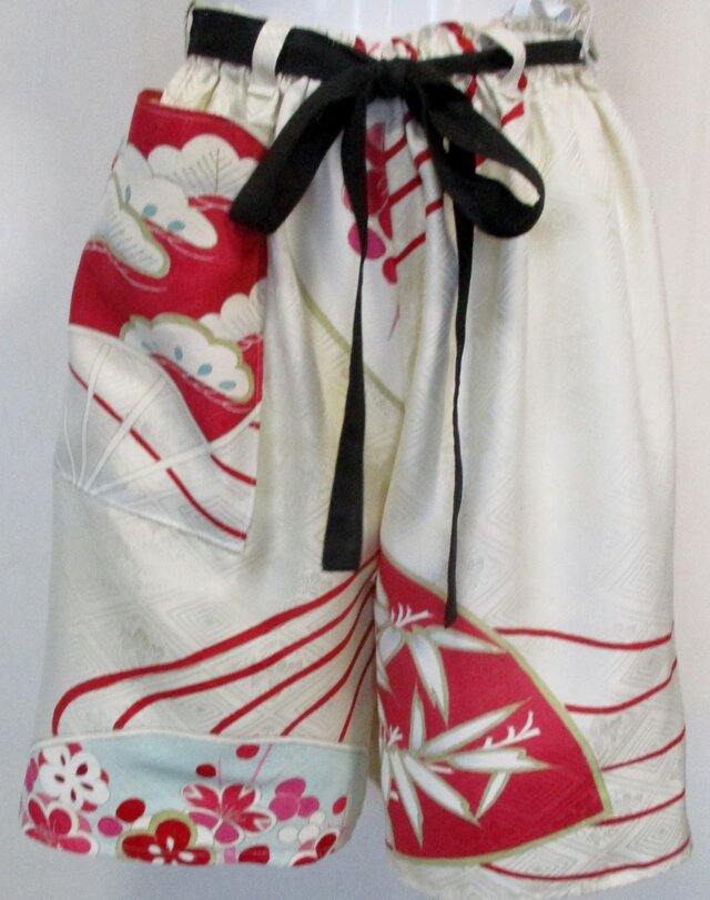 7278 花柄の着物で作ったキュロットスカート ＃送料無料 | iichi ハンドメイド・アンティーク・食品・ギフト・手作り