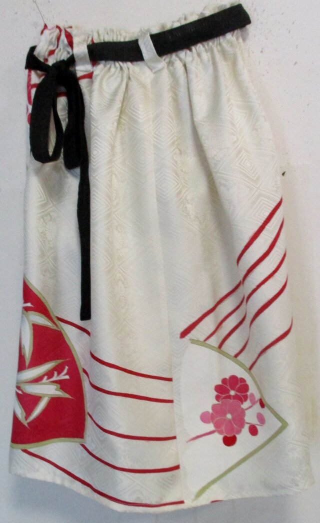 7278 花柄の着物で作ったキュロットスカート ＃送料無料 | iichi ハンドメイド・アンティーク・食品・ギフト・手作り