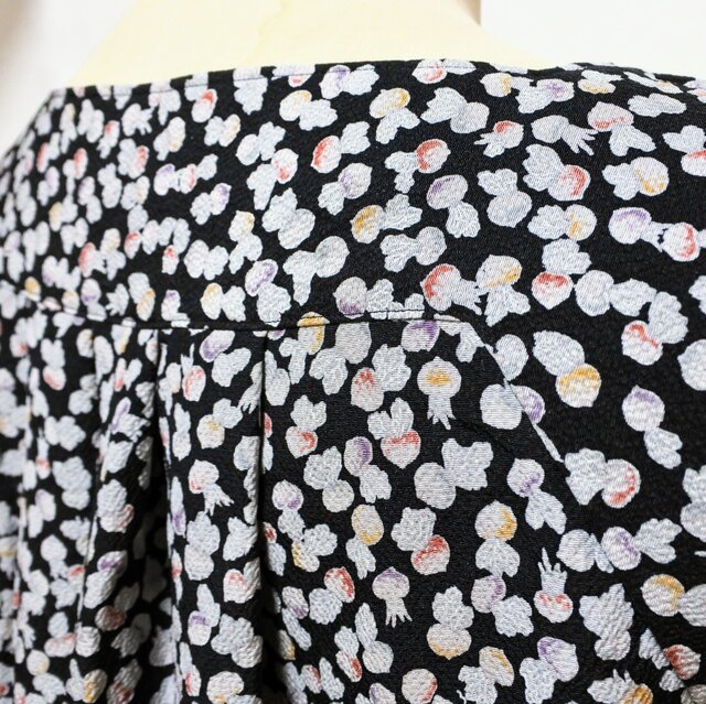 着物リメイク ヨークスリーブのワンピース | iichi 日々の暮らしを心地よくするハンドメイドやアンティークのマーケットプレイス