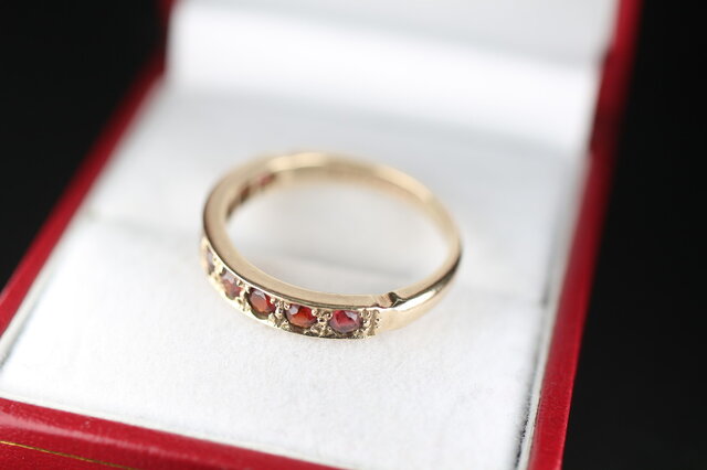 絶品 英国 1978年 ビンテージ イギリス ゴールド 指輪 リング 天然 ガーネット 純金率 375 鑑定書 J112 | iichi ハンドメイド・アンティーク・食品・ギフト・手作り