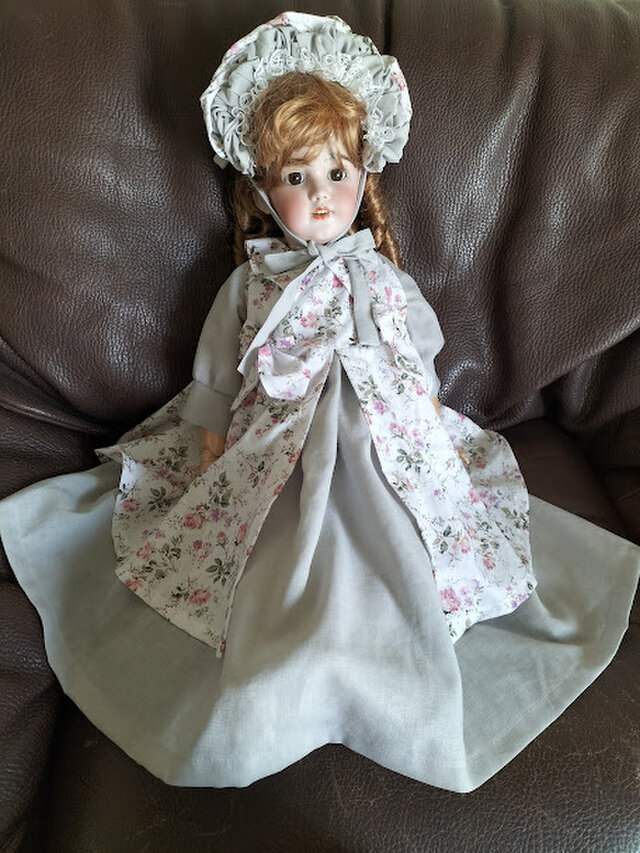 ドール背丈が70cm前後用 ドレスと花柄エプロンとボンネット | iichi ハンドメイド・アンティーク・食品・ギフト・手作り