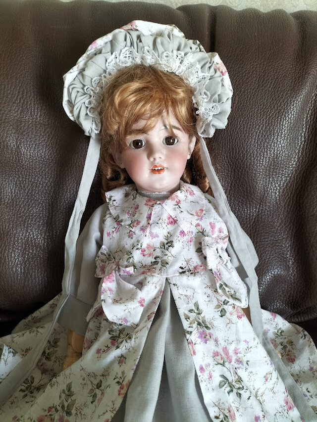 ドール背丈が70cm前後用 ドレスと花柄エプロンとボンネット | iichi ハンドメイド・アンティーク・食品・ギフト・手作り