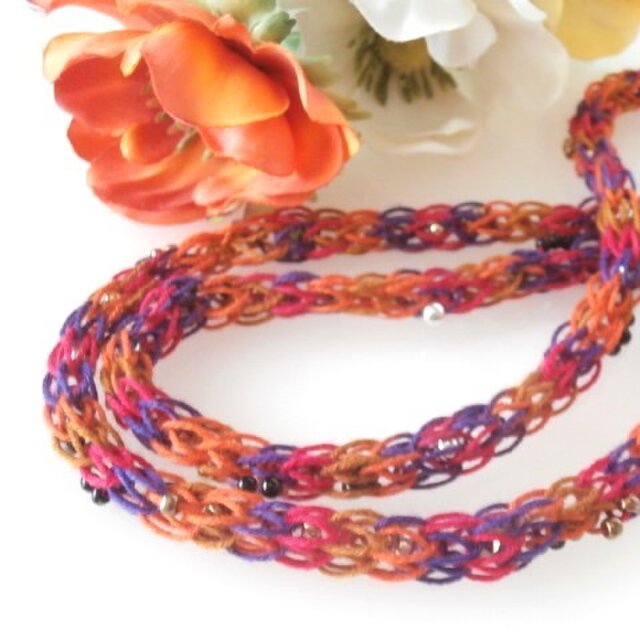 B9037 リリアン編みのネックレス | iichi 日々の暮らしを心地よくするハンドメイドやアンティークのマーケットプレイス
