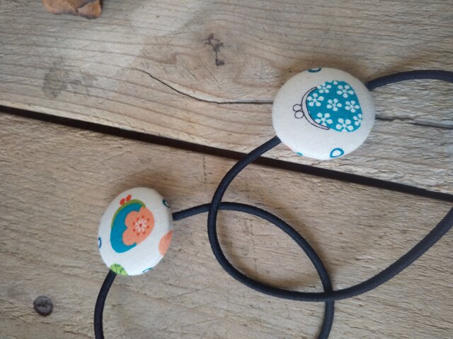 くるみボタンヘアゴム | iichi - ハンドメイド・アンティーク・食品・ギフト・手作り