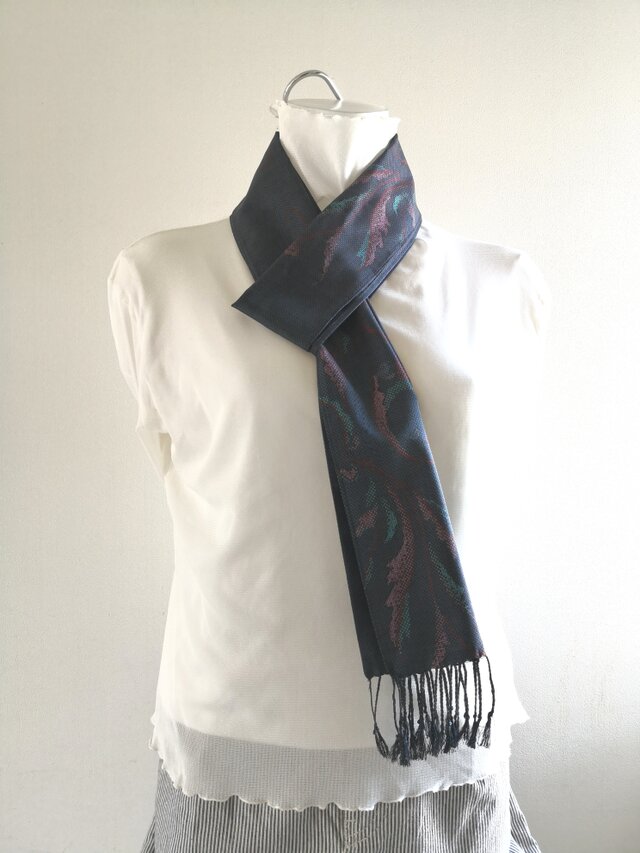 細ストール大島紬（ 藍ピンク草花）39308 | iichi 日々の暮らしを心地よくするハンドメイドやアンティークのマーケットプレイス