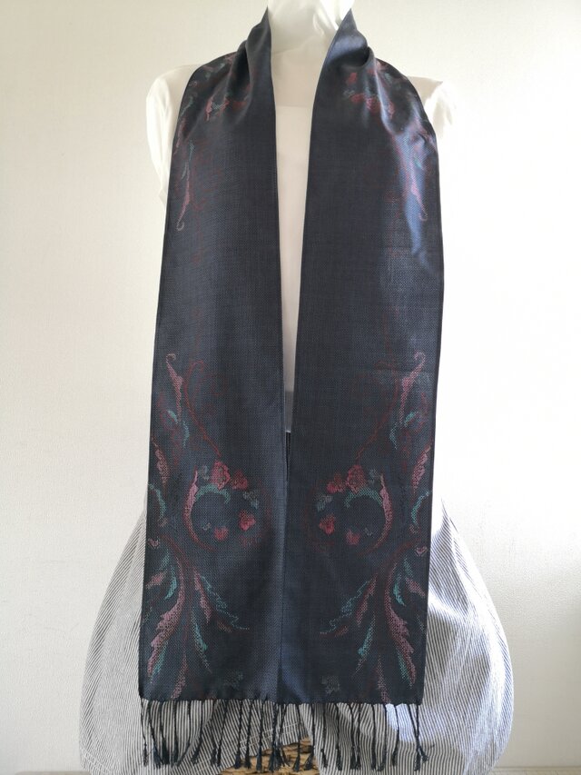 細ストール大島紬（ 藍ピンク草花）39308 | iichi 日々の暮らしを心地よくするハンドメイドやアンティークのマーケットプレイス