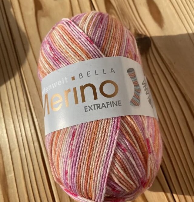 No.1252うつぼソックス141匹め | iichi ハンドメイド・アンティーク・食品・ギフト・手作り