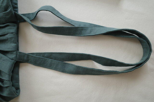 Smocking刺繍のトートバッグ | iichi 日々の暮らしを心地よくするハンドメイドやアンティークのマーケットプレイス