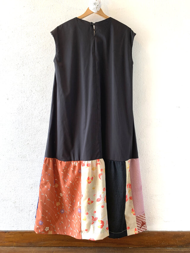 着物・浴衣リメイク フレアラインギャザーワンピース | iichi 日々の暮らしを心地よくするハンドメイドやアンティークのマーケットプレイス