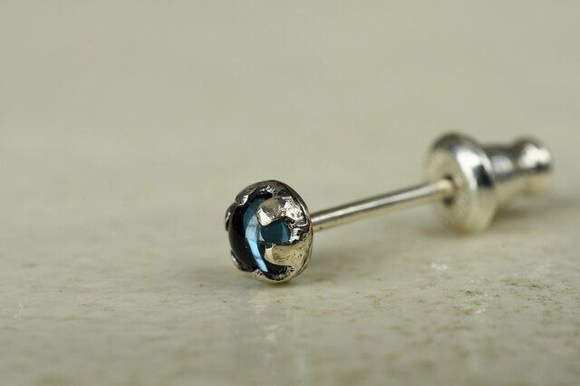 傍らの希望〜ロンドンブルートパーズ〜 | iichi 日々の暮らしを心地よくするハンドメイドやアンティークのマーケットプレイス