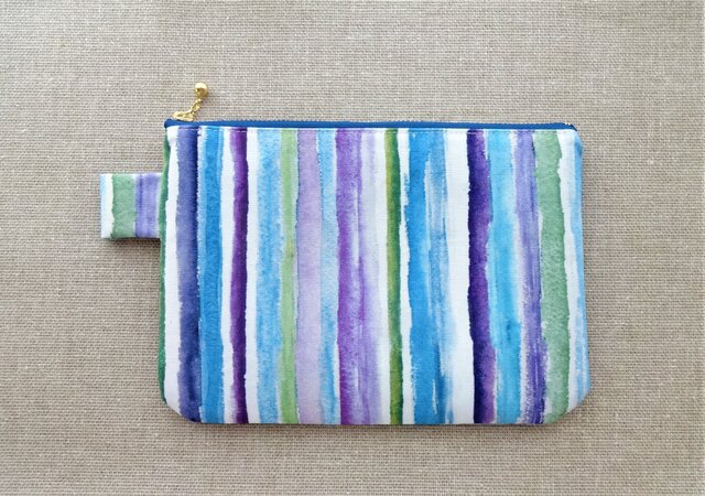 ＊水彩ストライプ縦＊フラットポーチ＊ファスナー18cm＊USAコットン＊Michael Miller Fabrics＊ | iichi 日々の暮らしを心地よくするハンドメイドやアンティークの ...