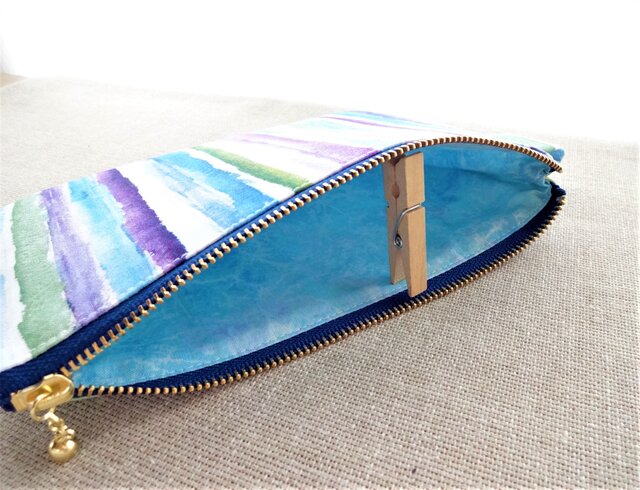 ＊水彩ストライプ縦＊フラットポーチ＊ファスナー18cm＊USAコットン＊Michael Miller Fabrics＊ | iichi 日々の暮らしを心地よくするハンドメイドやアンティークの ...