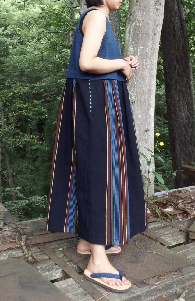 縞のエプロンドレス 116センチ丈 | iichi 日々の暮らしを心地よくするハンドメイドやアンティークのマーケットプレイス