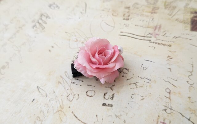 rose clip（pink） | iichi 日々の暮らしを心地よくするハンドメイドやアンティークのマーケットプレイス