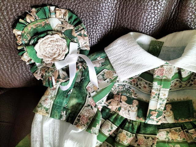 ドールの背丈が67～70cm用 着重ね風ドレスとヘア飾り （グリーン） | iichi 日々の暮らしを心地よくするハンドメイドやアンティークのマーケットプレイス