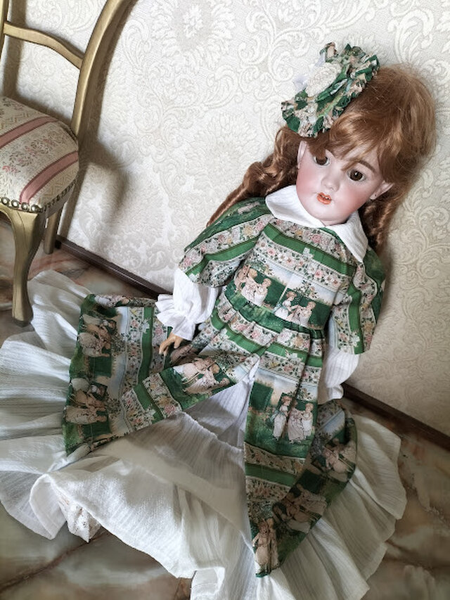 ドールの背丈が67～70cm用 着重ね風ドレスとヘア飾り （グリーン） | iichi 日々の暮らしを心地よくするハンドメイドやアンティークのマーケットプレイス