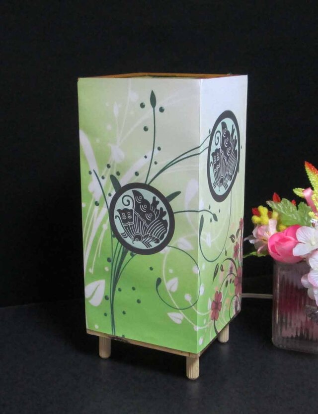 癒し家紋・家紋の宿り木／丸に揚羽蝶 LED･厚紙張貼･軽量／GK-008 | iichi ハンドメイド・アンティーク・食品・ギフト・手作り