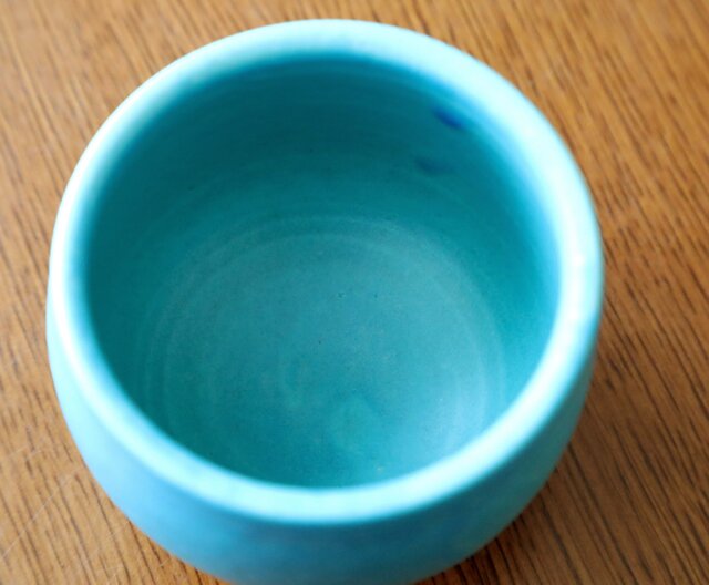 ふっくら丸い トルコ青マット釉のカップ ＊ small | iichi 日々の暮らしを心地よくするハンドメイドやアンティークのマーケットプレイス