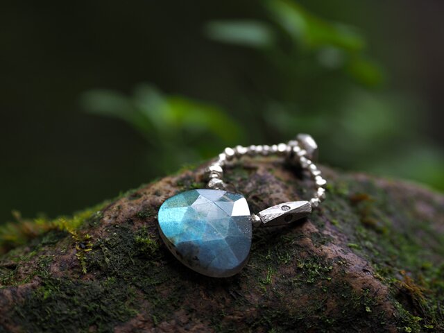 beads ring -大粒ラブラドライト- silver950 | iichi 日々の暮らしを心地よくするハンドメイドやアンティークのマーケットプレイス