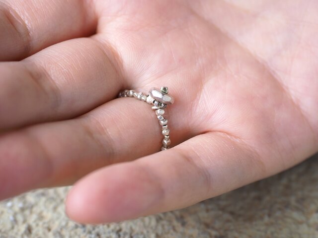 beads ring -大粒ラブラドライト- silver950 | iichi 日々の暮らしを心地よくするハンドメイドやアンティークのマーケットプレイス