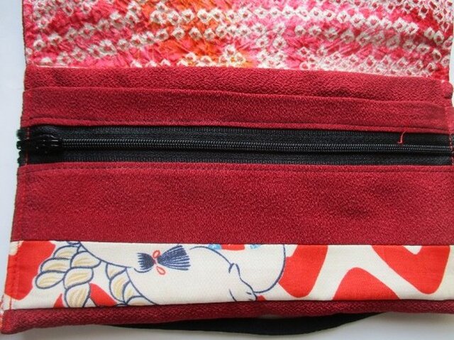 7290 縮緬の着物と羽織裏で作った和風財布・ポーチ ＃送料無料 | iichi 日々の暮らしを心地よくするハンドメイドやアンティークのマーケットプレイス