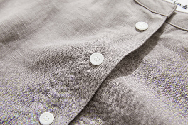 品よくきこなせるリネンブラウス フレンチスリーブトップス グレー 230801-3 | iichi 日々の暮らしを心地よくするハンドメイドやアンティークのマーケットプレイス