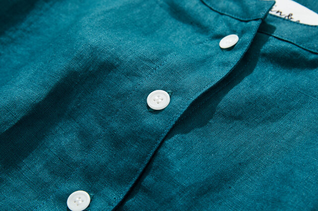 品よくきこなせるリネンブラウス フレンチスリーブトップス 孔雀青 230801-4 | iichi 日々の暮らしを心地よくするハンドメイドや ...