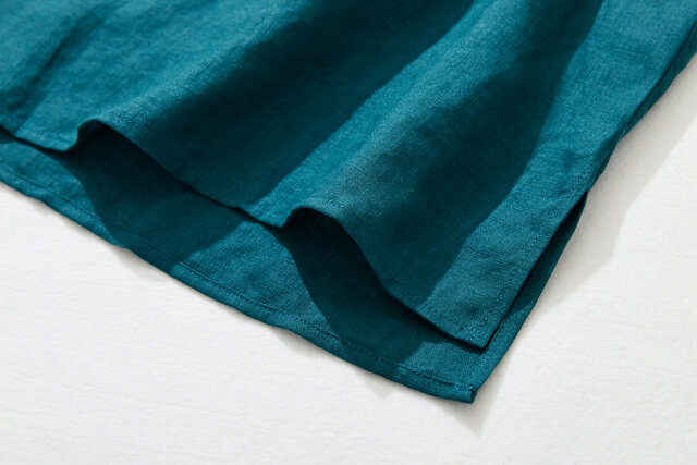 品よくきこなせるリネンブラウス フレンチスリーブトップス 孔雀青 230801-4 | iichi 日々の暮らしを心地よくするハンドメイドやアンティークのマーケットプレイス