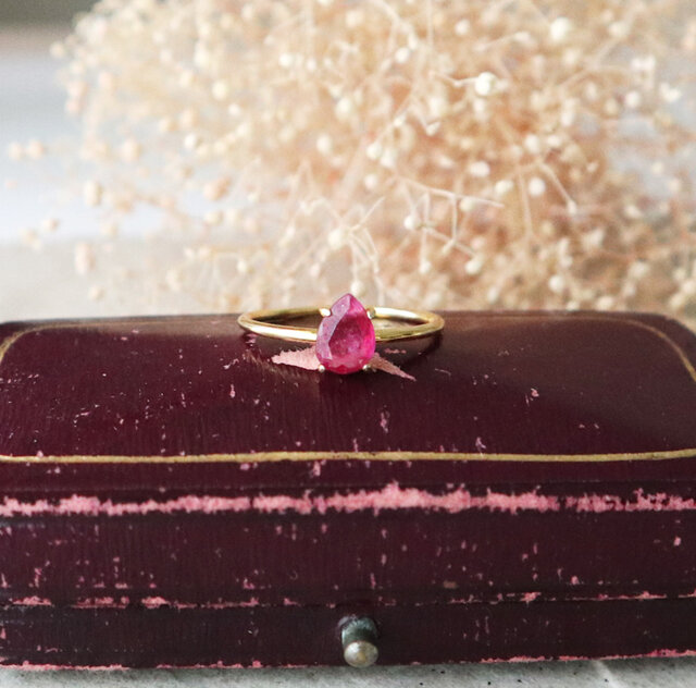【18KGP】モザンビーク産ルビーの一粒リング(プリンセスカット)＊7月誕生石 | iichi 日々の暮らしを心地よくするハンドメイドやアンティークのマーケットプレイス