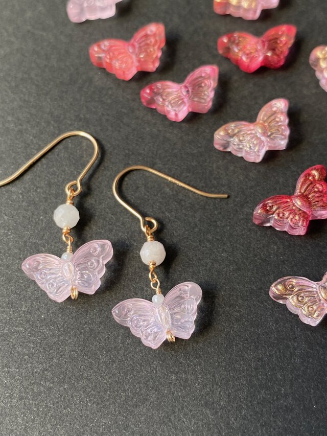 14kgf « rococo » モルガナイトと蝶のピアス 桜ピンク ac/779 | iichi ハンドメイド・アンティーク・食品・ギフト・手作り