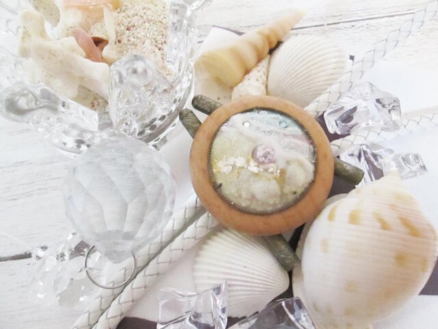 ループタイ Mサイズ 紐の長さ105cm 品名:白砂浜の色 | iichi 日々の暮らしを心地よくするハンドメイドやアンティークのマーケットプレイス