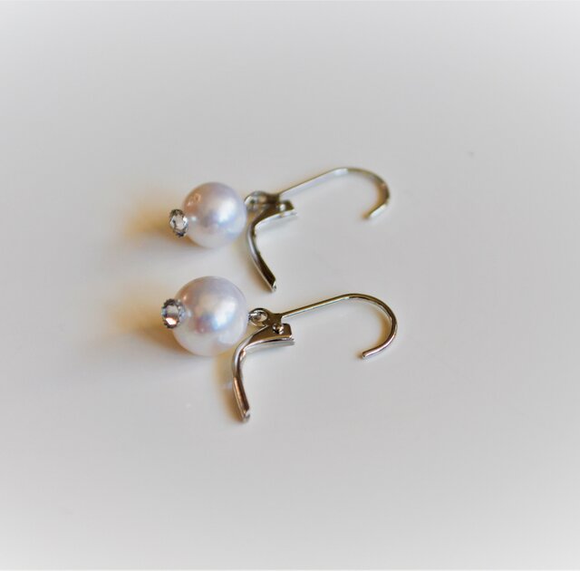 ★淡水バロックパールのシンプルピアス（金具変更可能）＊ホワイト＊7～8mm★ | iichi 日々の暮らしを心地よくするハンドメイドやアンティークのマーケットプレイス
