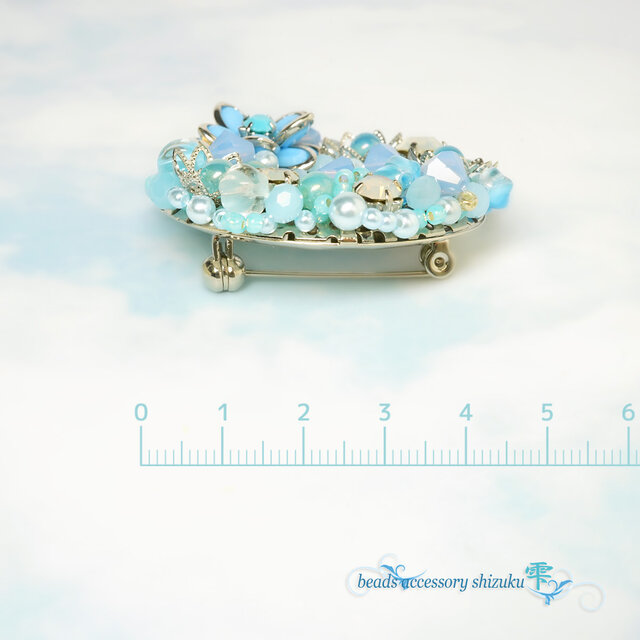 リースブローチ＊Sky | iichi ハンドメイド・アンティーク・食品・ギフト・手作り