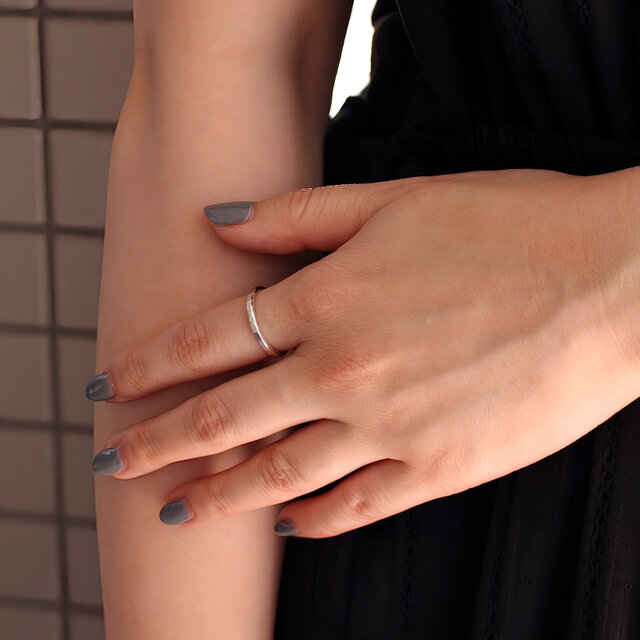 Hammered mark ring / SV925 | iichi 日々の暮らしを心地よくするハンドメイドやアンティークのマーケットプレイス