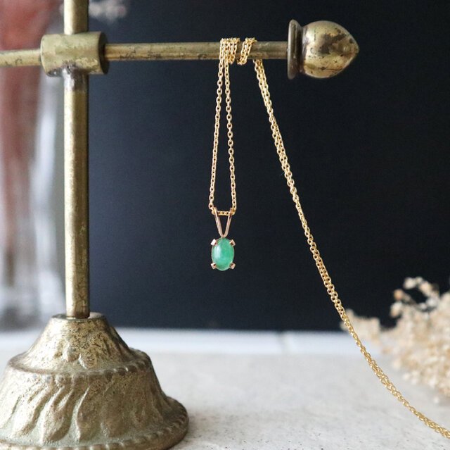 【14kgf】エメラルドのオーバルネックレス＊5月誕生石 | iichi 日々の暮らしを心地よくするハンドメイドやアンティークのマーケットプレイス