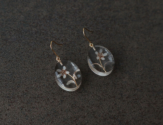Oxypetalum pierce/earring | iichi 日々の暮らしを心地よくするハンドメイドやアンティークのマーケットプレイス