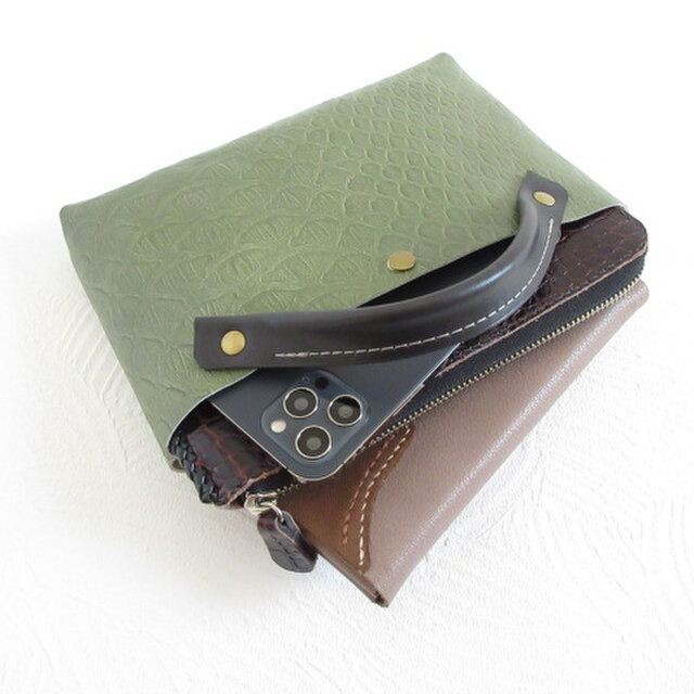 《牛革》便利で可愛い♪使って楽しい♪バッグインバッグ・型押しクロコ・草色・043 | iichi ハンドメイド・アンティーク・食品・ギフト・手作り