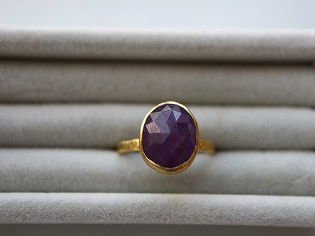 サファイアリング＊真鍮＊大粒＊アンティーク風＊覆輪リング＊no.675 | iichi 日々の暮らしを心地よくするハンドメイドやアンティークのマーケットプレイス