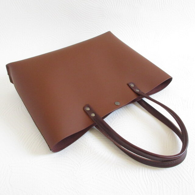 《牛革》A4対応・スムース・マットブラウン・ハンドソーイングトート・0410 | iichi ハンドメイド・アンティーク・食品・ギフト・手作り