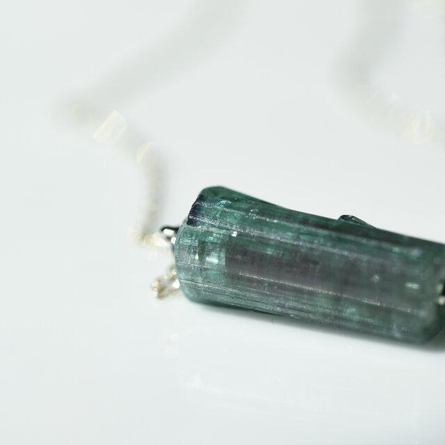 【039 Tourmalin Fest】 ブラジル産 トルマリン 鉱物原石 シルバー925 ネックレス (No.3332) | iichi 日々の暮らしを心地よくするハンドメイドやアンティーク ...